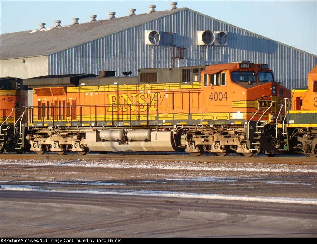BNSF 4004